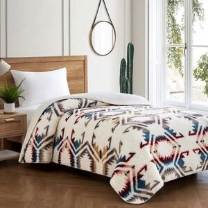 Pendleton | Bedding | Nwt Pendleton White Sands Sherpa Queen Blanket ...